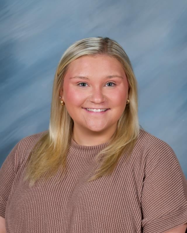 Carpenter, Chloe-Social Science / Meet Ms. Carpenter